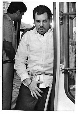 Random Pixels Blog: Men behaving badly